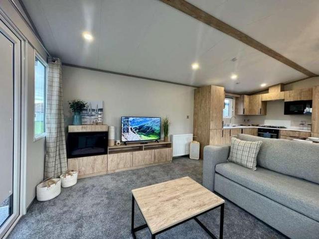 2 bed property for sale