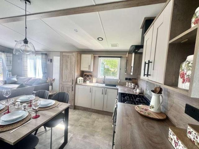 2 bed property for sale