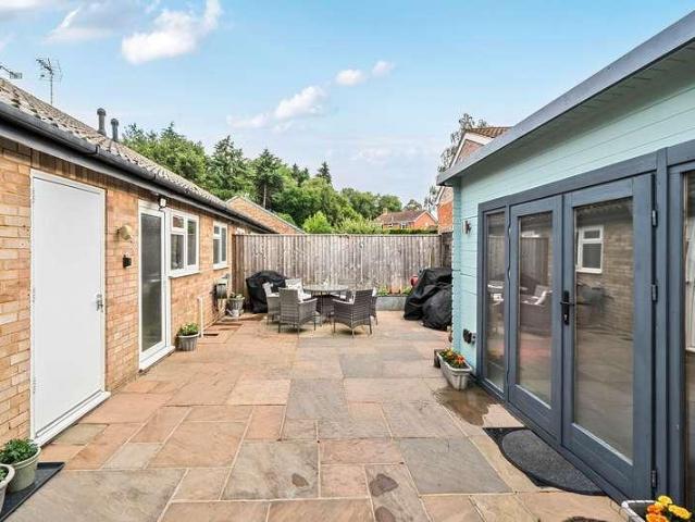 2 bed property for sale
