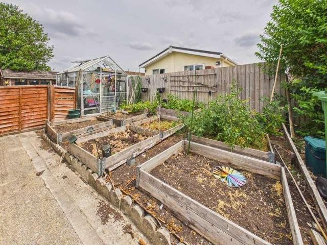 2 bed property for sale