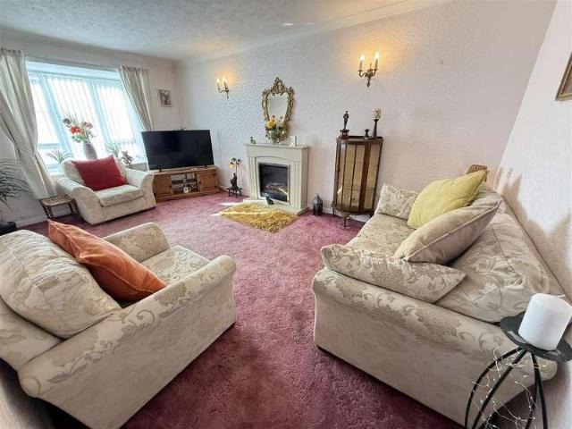 2 bed property for sale