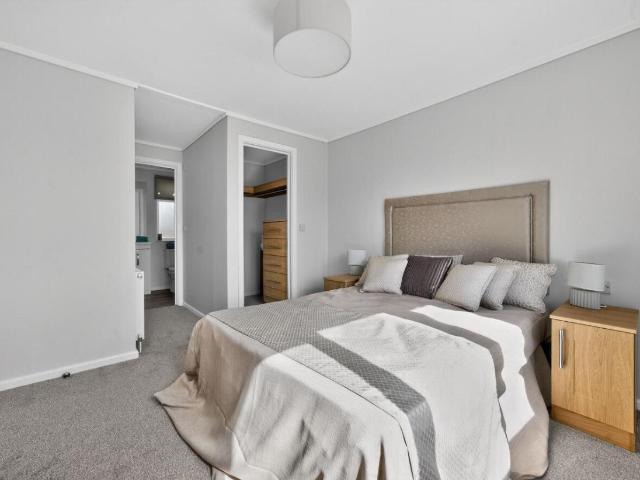 2 bed property for sale