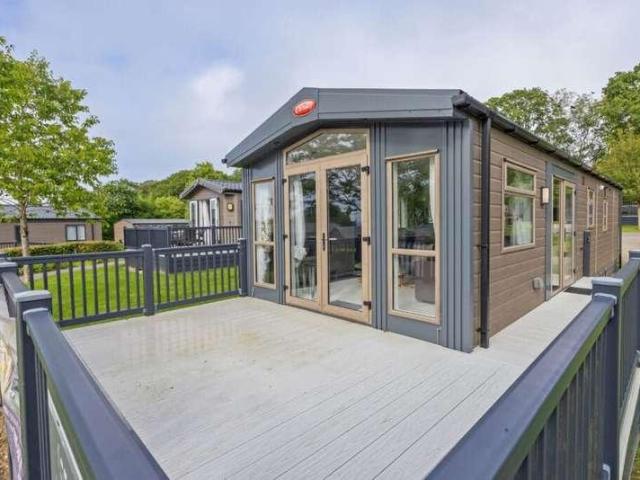2 bed property for sale