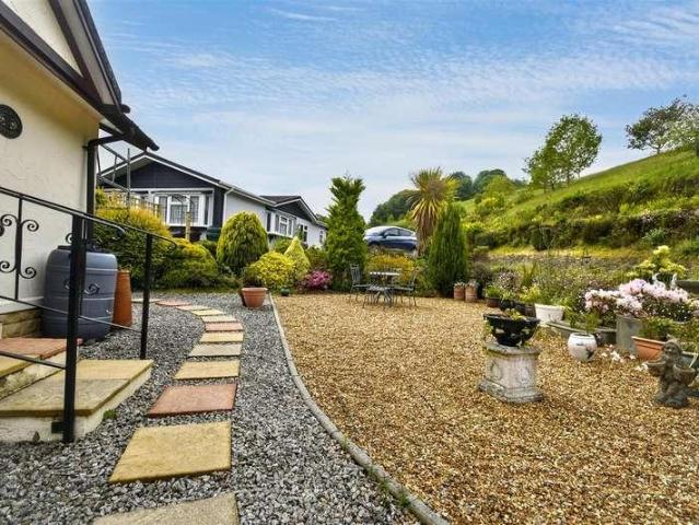 2 bed property for sale