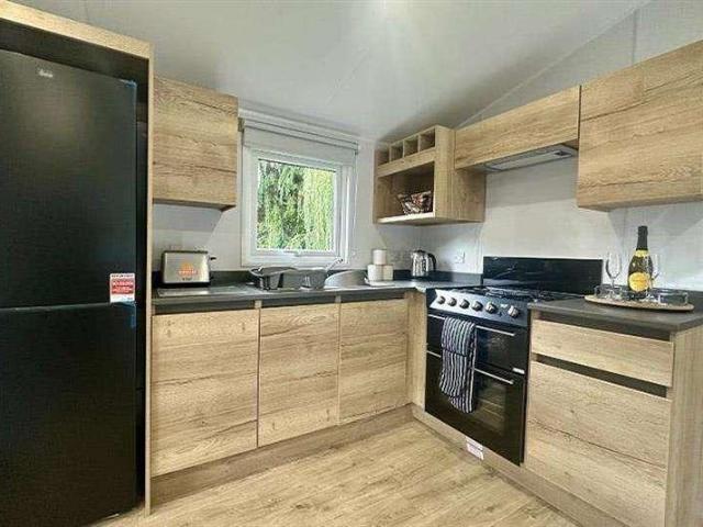 2 bed property for sale