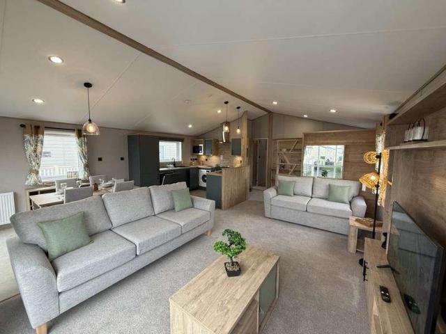 2 bed property for sale
