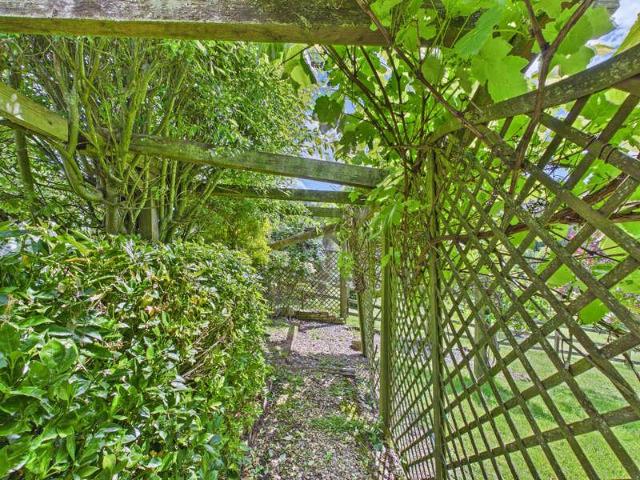 2 bed property for sale
