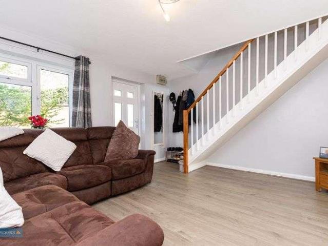 2 bed property for sale