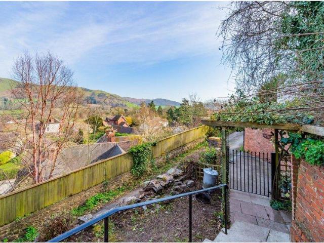 2 bed property for sale