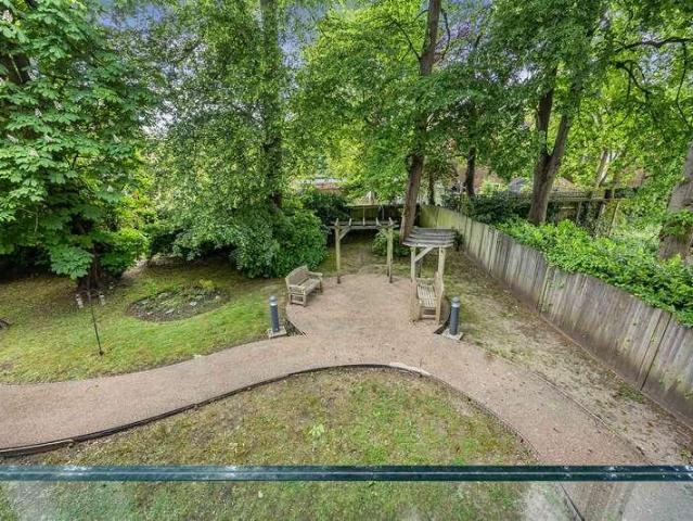 2 bed property for sale