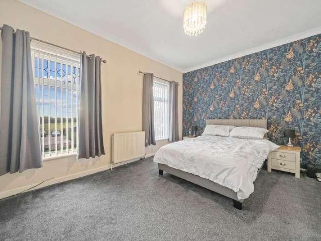 2 bed property for sale