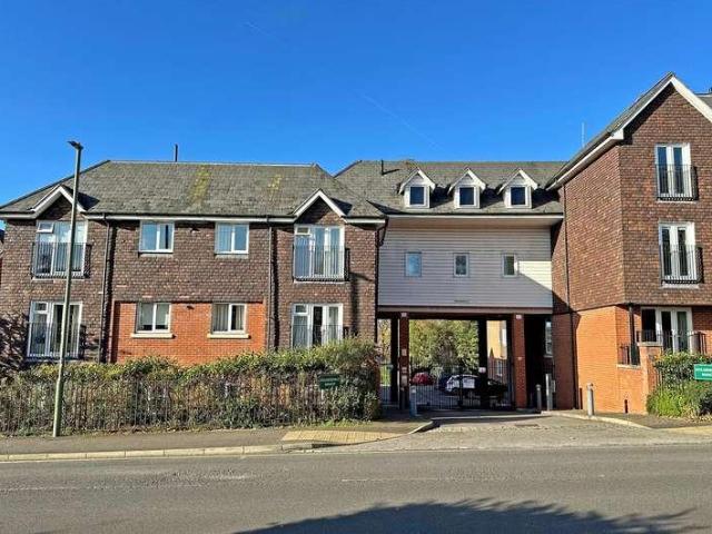 2 bed property for sale