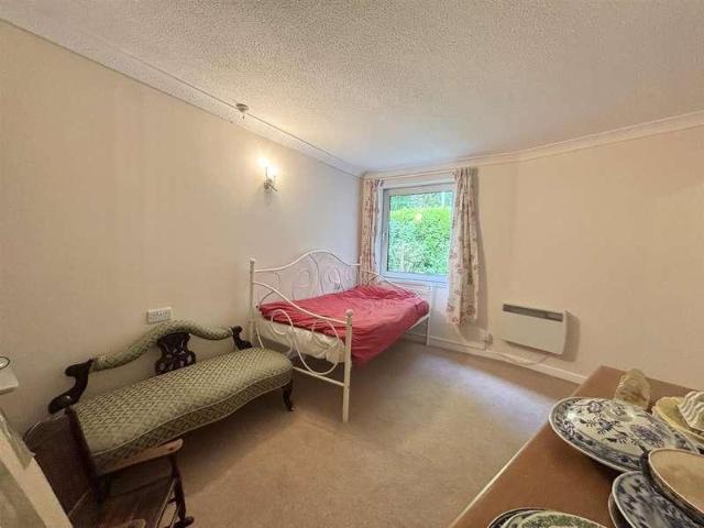 2 bed property for sale