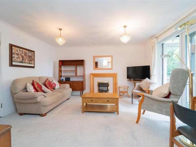 2 bed property for sale