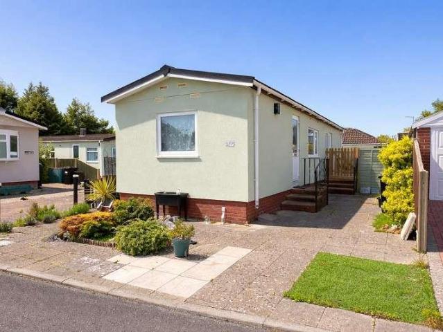 2 bed property for sale