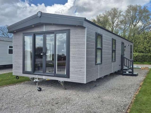 2 bed property for sale