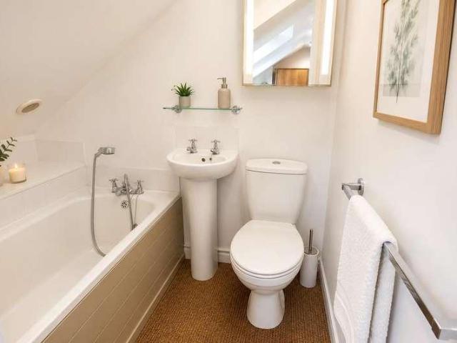 2 bed property for sale