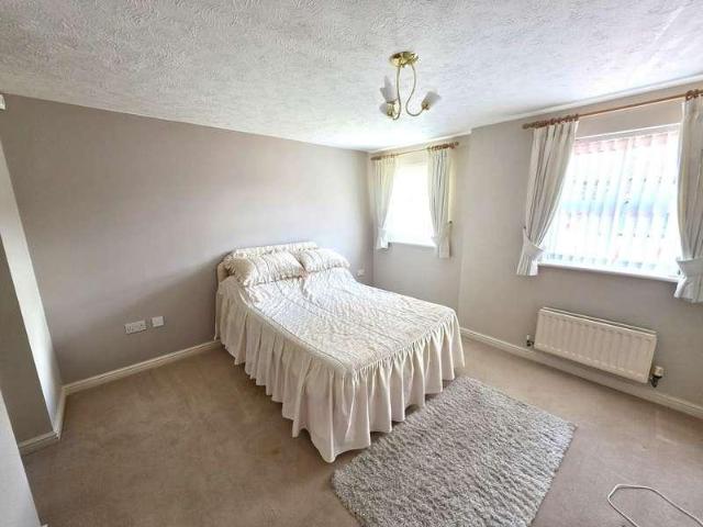 2 bed property for sale
