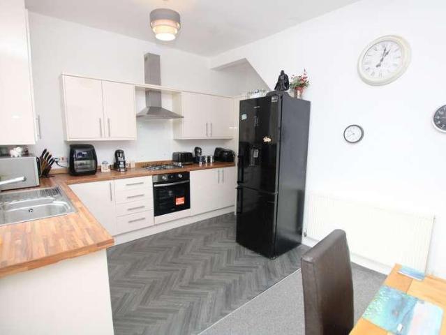 2 bed property for sale