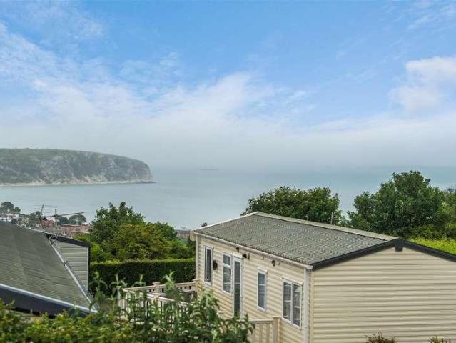 2 bed property for sale