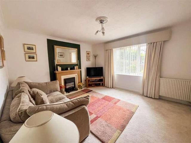 2 bed property for sale