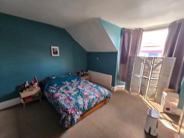 2 bed property for sale