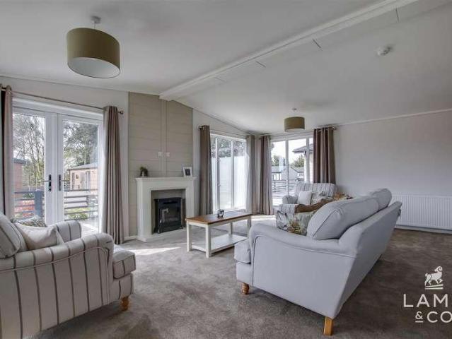 2 bed property for sale