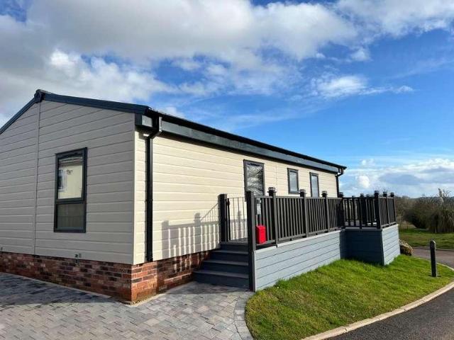 2 bed property for sale