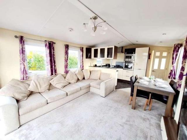 2 bed property for sale