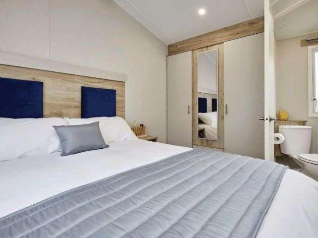 2 bed property for sale