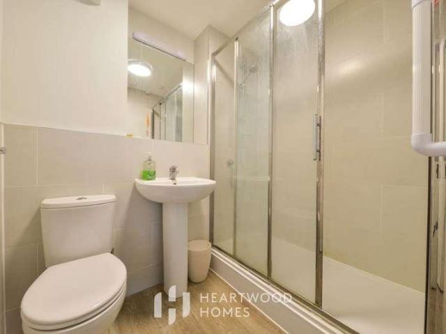 2 bed property for sale