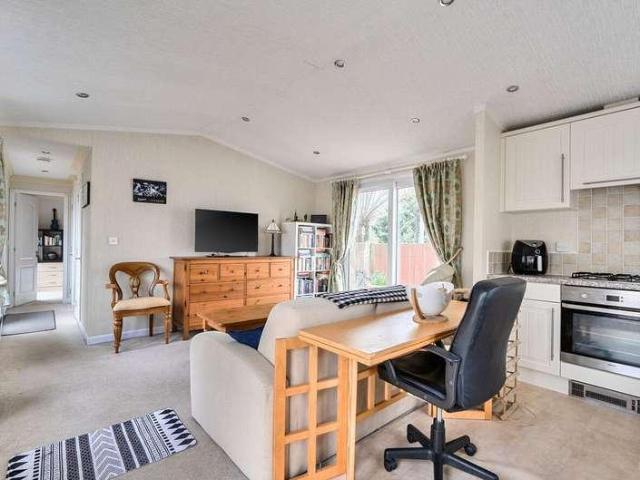 2 bed property for sale