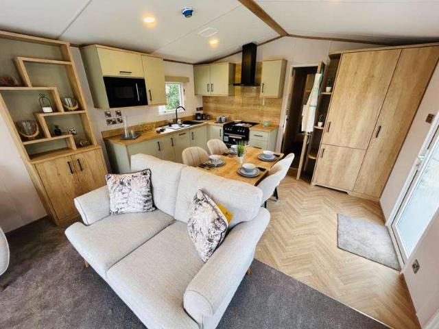 2 bed property for sale