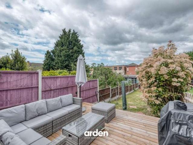 2 bed property for sale