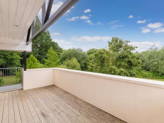 2 bed property for sale