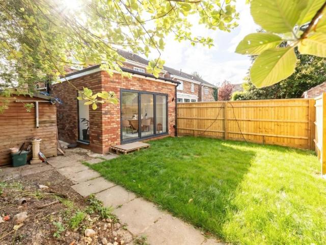 2 bed property for sale