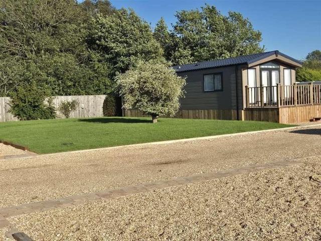 2 bed property for sale