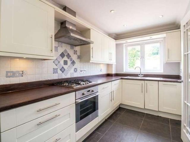 2 bed property for sale