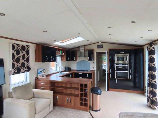 2 bed property for sale