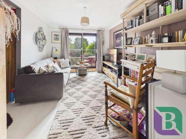 2 bed property for sale