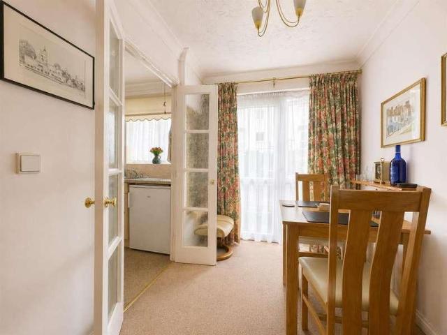2 bed property for sale