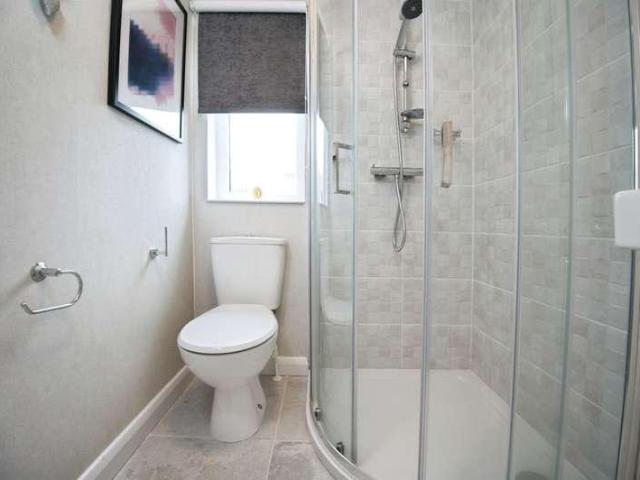 2 bed property for sale