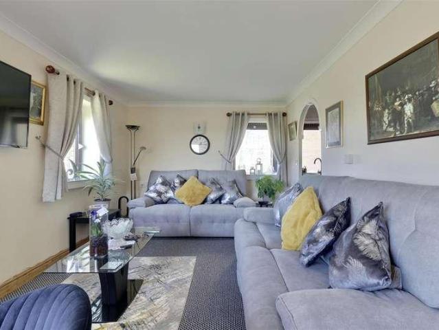 2 bed property for sale
