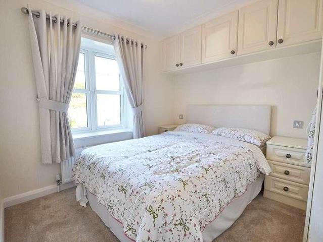 2 bed property for sale