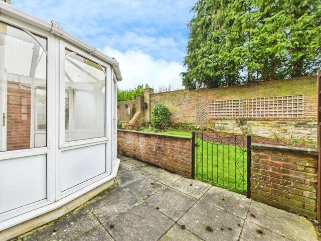 2 bed property for sale