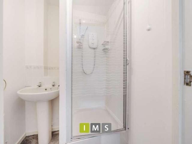 2 bed property for sale