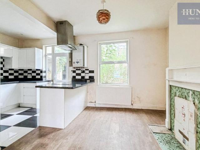2 bed property for sale
