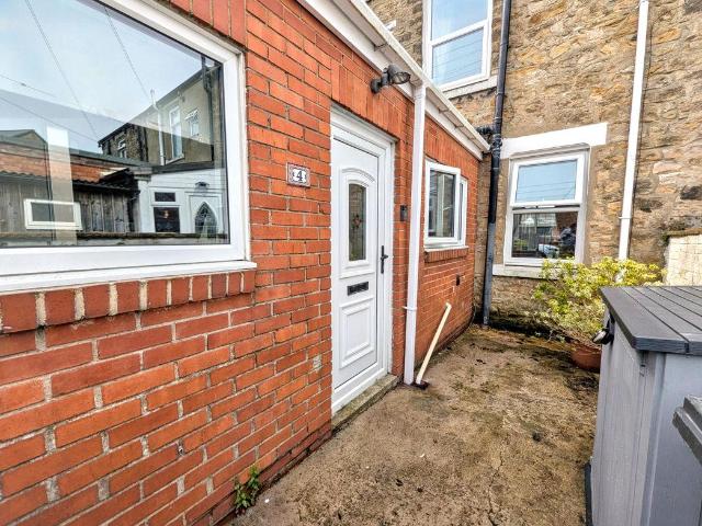 2 bed property for sale