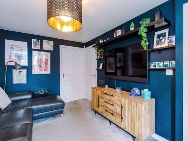 2 bed property for sale
