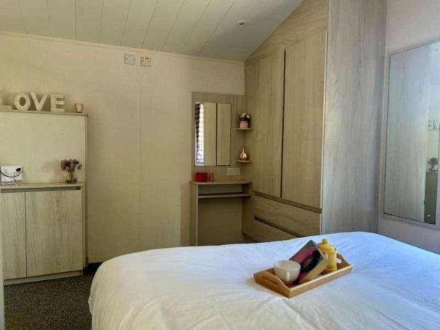 2 bed property for sale